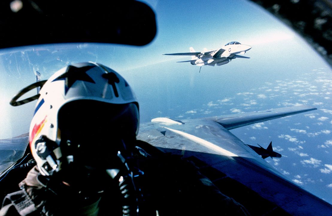 "My Experience on the Set of TOP GUN" (EXCLUSIVE) Interview with Dave ...